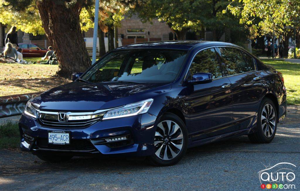Top 10 Midsize Cars In 2017 Page 3 Of 10 Car News Auto123