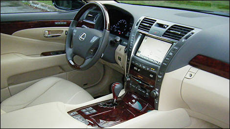 2009 Lexus LS 460 AWD Review Editor's Review | Car News | Auto123