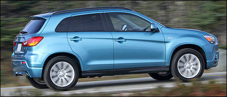 2011 Mitsubishi RVR First Impressions Editor's Review | Car News | Auto123