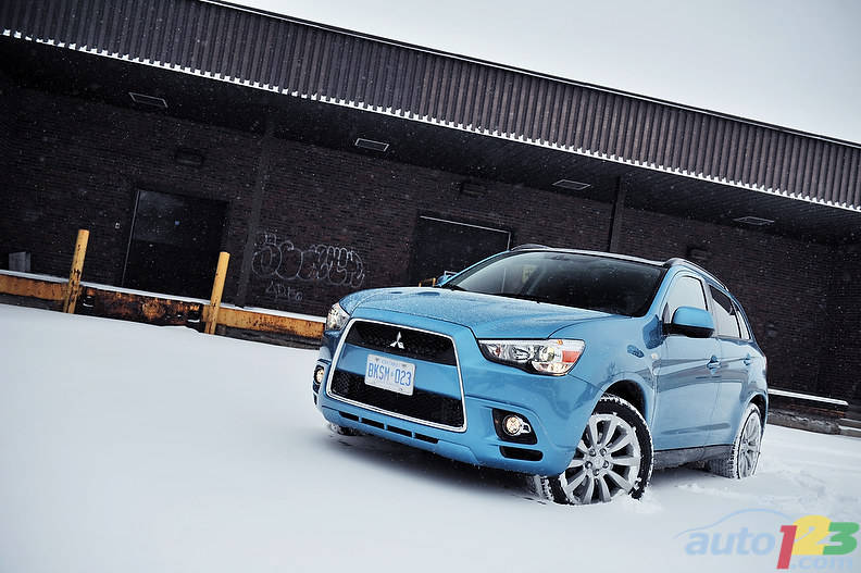2011 Mitsubishi RVR GT 4WD Review Editor's Review | Car News | Auto123