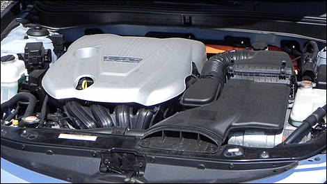 2011 Hyundai Sonata Hybrid Review Editor's Review | Car News | Auto123