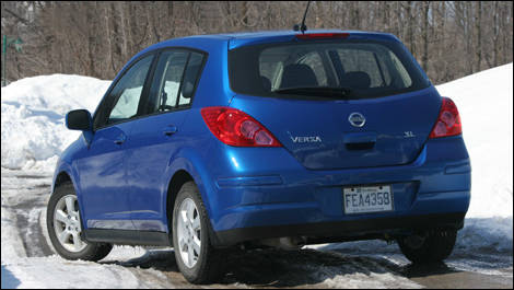 2008 Nissan Versa 1.8 SL Hatchback Review Editor's Review | Car News ...