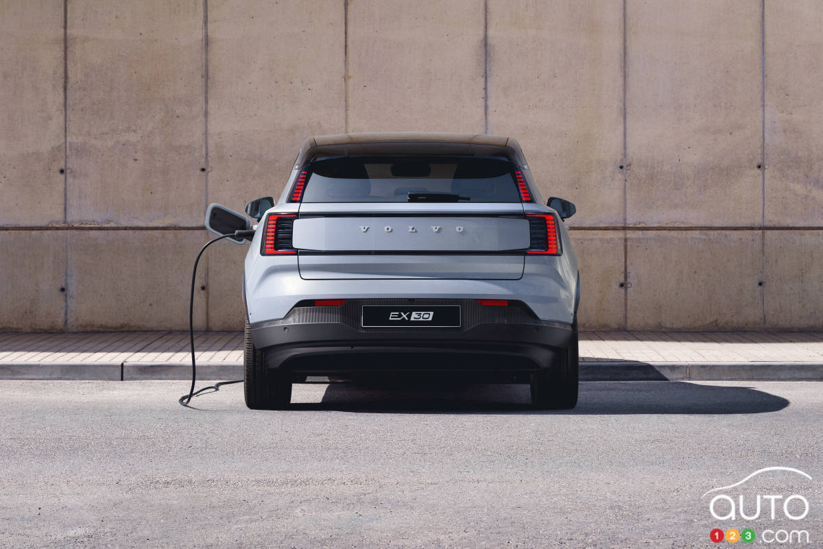 Le Volvo EX30 2025 fait ses débuts | Volvo voit petit — 98.5 Montréal