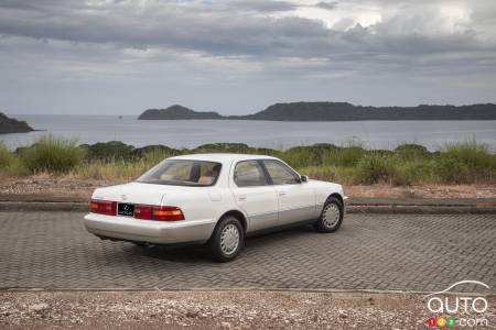 Comparison: 1990 Lexus LS 400 vs 2019 Lexus LS 500 | Car Reviews | Auto123