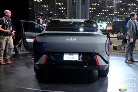 New York 2025: Kia presents 2026 EV4 all-electric sedan | Car News ...