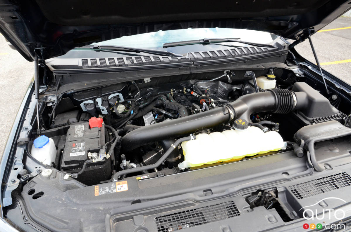 Un VUS qui s’inscrit à la mode aventure | Essai du Ford Expedition ...