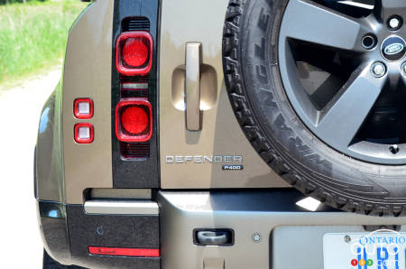 2021 Land Rover Defender 90 review | Car Reviews | Auto123