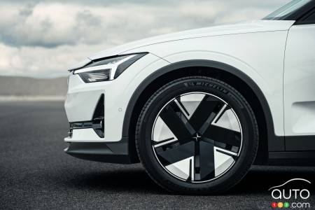 Polestar 2 returns to Canada with tech upgrades | Car News | Auto123