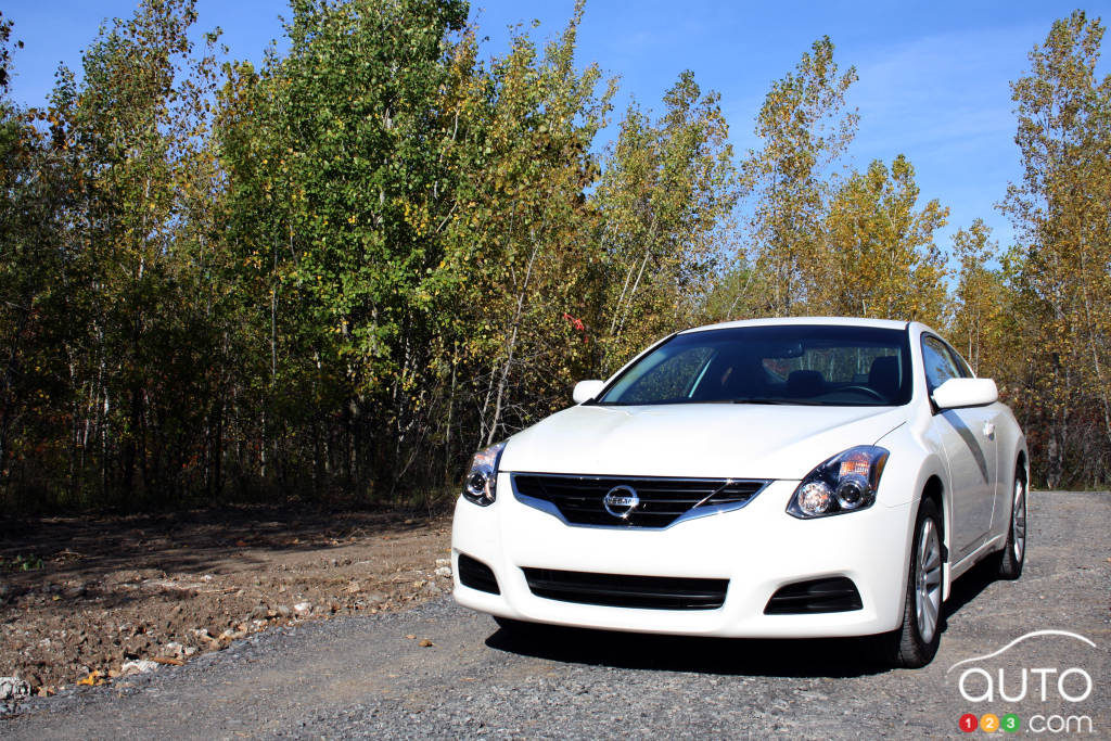 2012 Nissan Altima Coupe 2.5 S | Car News | Auto123