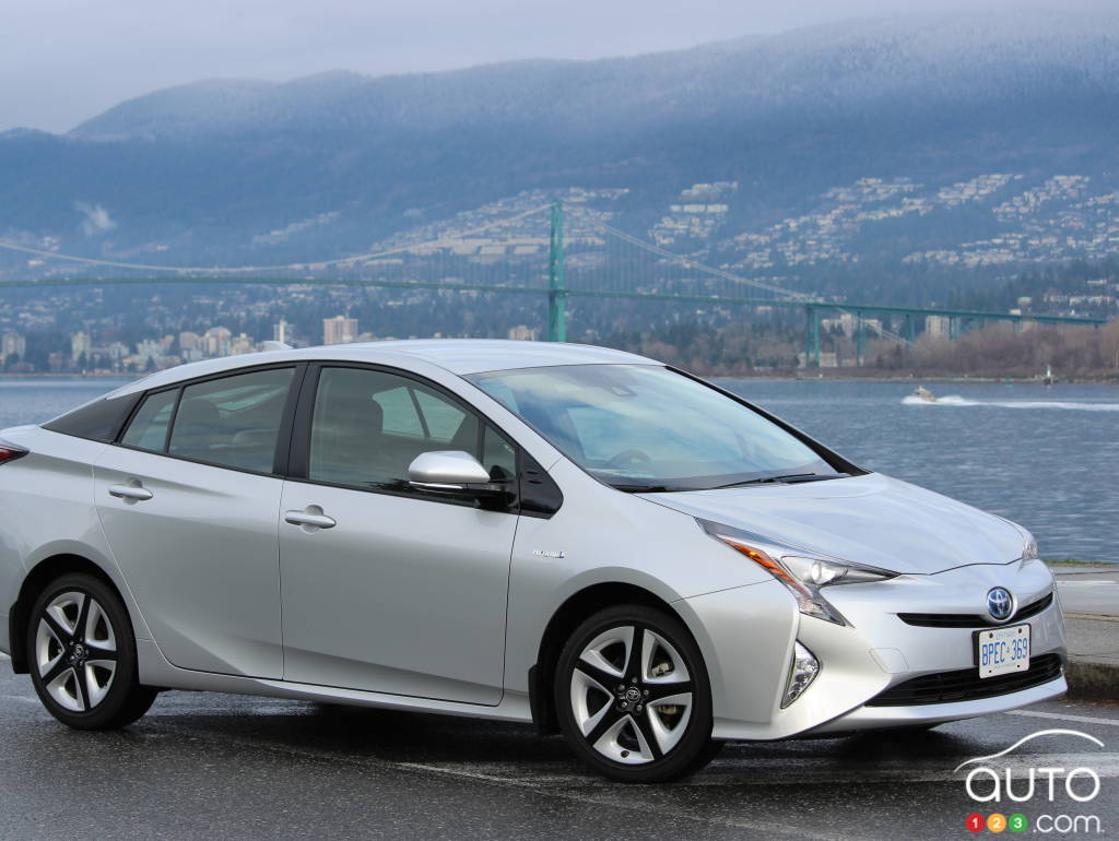 2016 Toyota Prius First Drive | Car Reviews | Auto123
