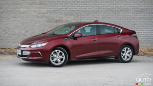 2016 Chevy Volt takes on the winter challenge | Car Reviews | Auto123