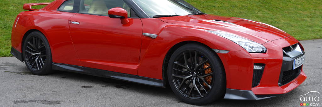 2017 Nissan GT-R First Drive | Car Reviews | Auto123