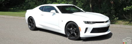 The 2017 Chevrolet Camaro, a pleasant 4-cylinder surprise | Car Reviews ...