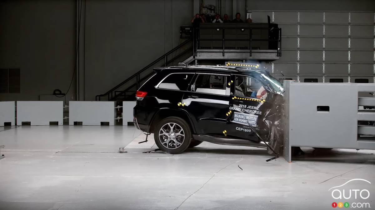 Ford Explorer & Jeep Grand Cherokee fail crash test | Car News | Auto123