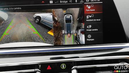 The latest new BMWs can back up without your help | Car News | Auto123