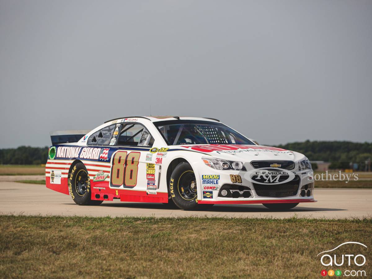 Car driven by Dale Earnhardt Jr. up for auction | Car News | Auto123