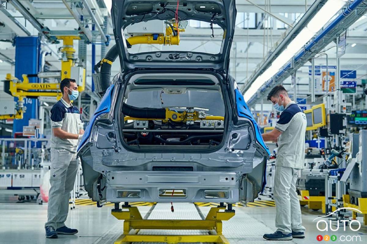 Fewer toilets in Fiat's Italian factories to cut expenses | Car News ...