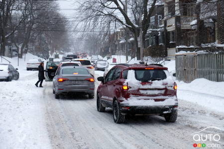 Using hazard lights in winter: each province has own rules | Car News ...