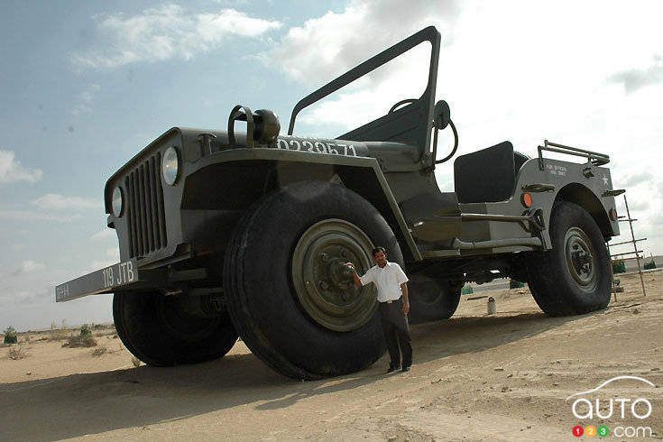 À 21 pieds de hauteur, voici le plus gros Jeep de la planète — 96.9 CKOI