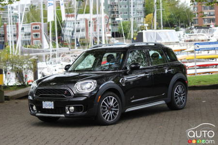 Top 10 luxury sub-compact SUVs for 2017 | Car News | Auto123