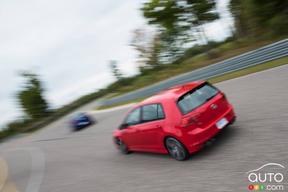 2016 Volkswagen Golf R pictures | Auto123