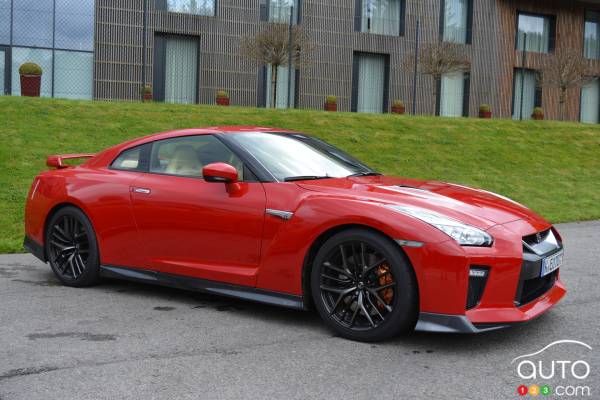 2017 Nissan GTR pictures | Auto123