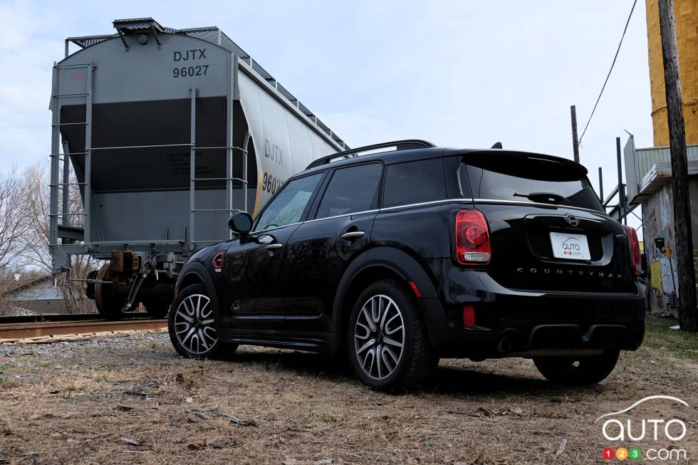 2019 MINI Countryman JCW Midnight Black Edition pictures | Auto123