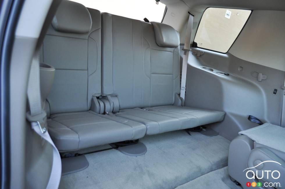 2015 Chevrolet Tahoe pictures | Auto123