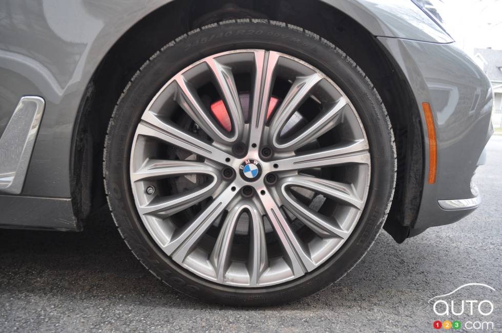 2016 BMW 750Li xDrive pictures | Auto123