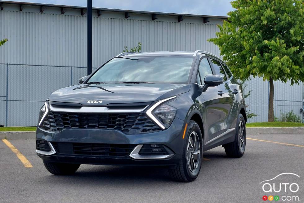2023 Kia Sportage HEV pictures | Auto123