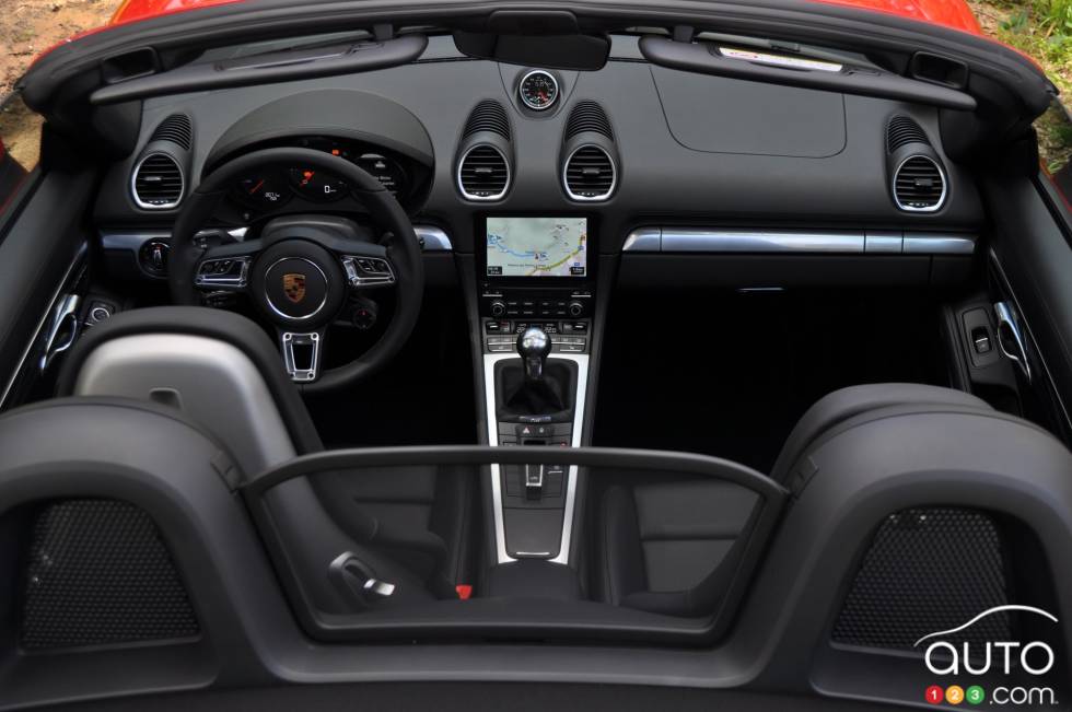 2017 Porsche 718 Boxster S | Auto123