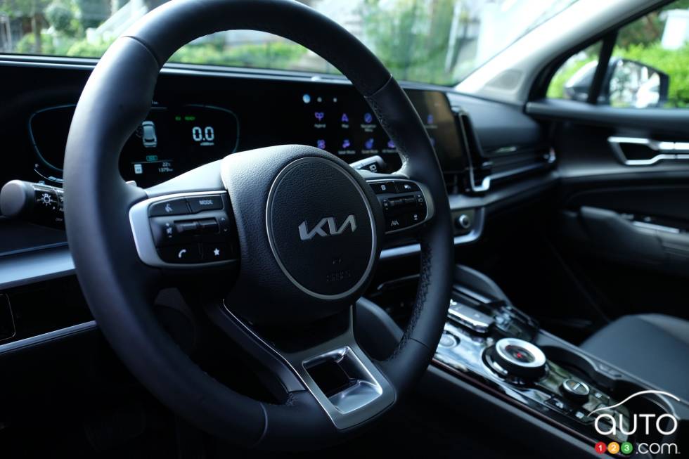 2023 Kia Sportage HEV pictures | Auto123