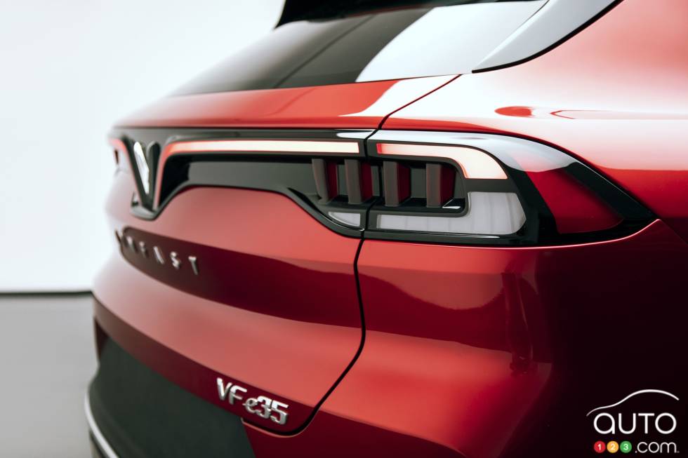 VinFast VF e35 pictures | Auto123