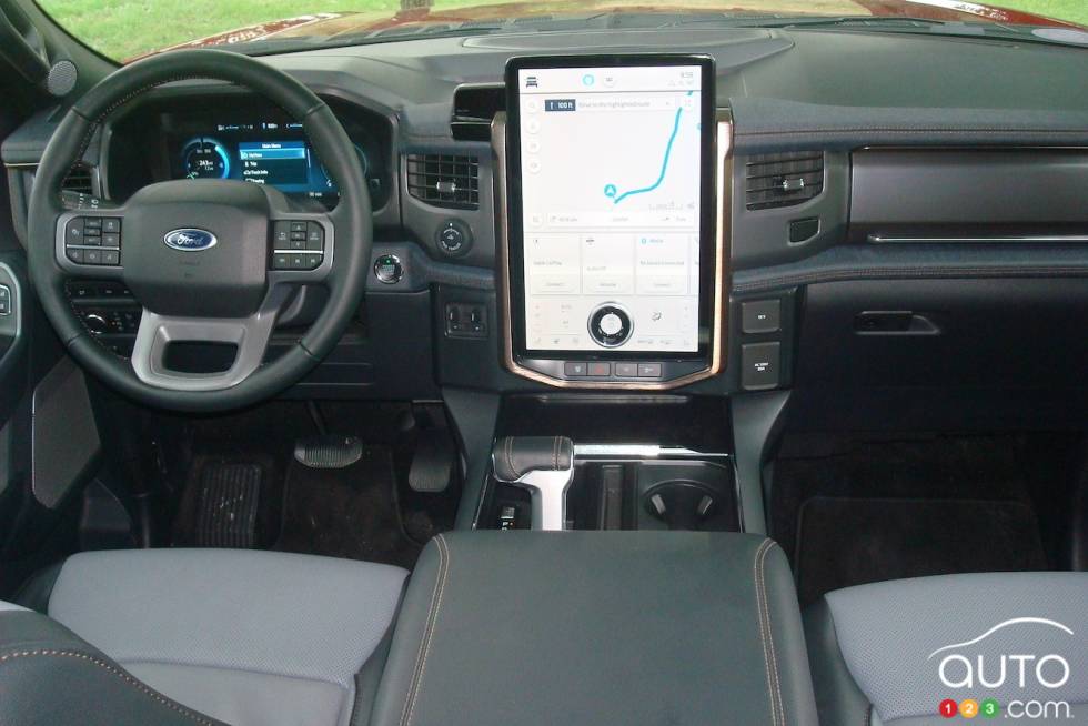 Photos du Ford F-1250 Lightning 2022 | Auto123